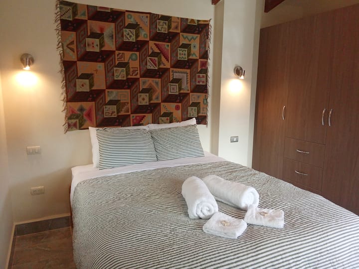 Charming Guesthouse Room W/ Stunning Mountain View - Urubamba