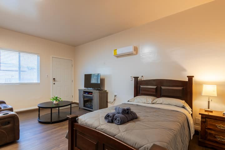 Warm & Welcoming Studio Getaway - Tulare, CA