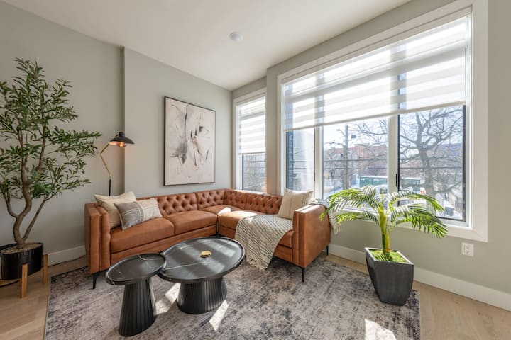 Pet-friendly 3br/2ba W/ Garage + Private Yard - Union City, NJ