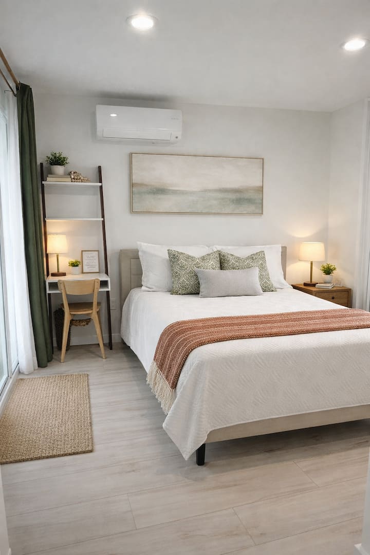 Private Modern Guesthouse Near Disney & La - Downey, CA