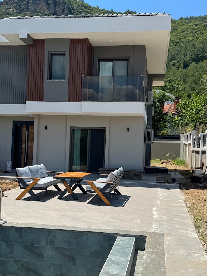 Yüzme Havuzlu Vi̇lla - Akyaka