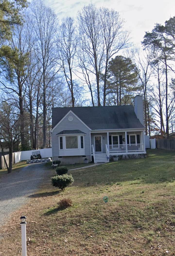 Beautiful Cottage In A Lake Community. - Carousel, Doswell