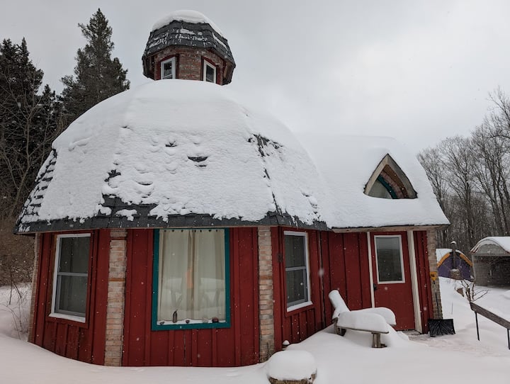 Small Dome Home: Private And Secluded In The Woods - State of New York
