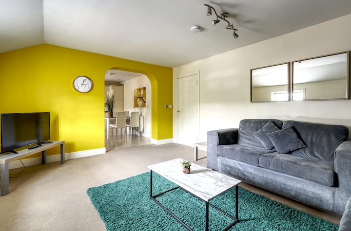 Spacious 2-bedroom Flat | Derby Centre | Sleeps 6 - Derby, UK