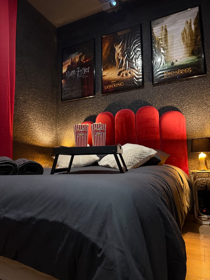 Ciné Room Home Cinéma Expérience Centre Netflix - Lunel