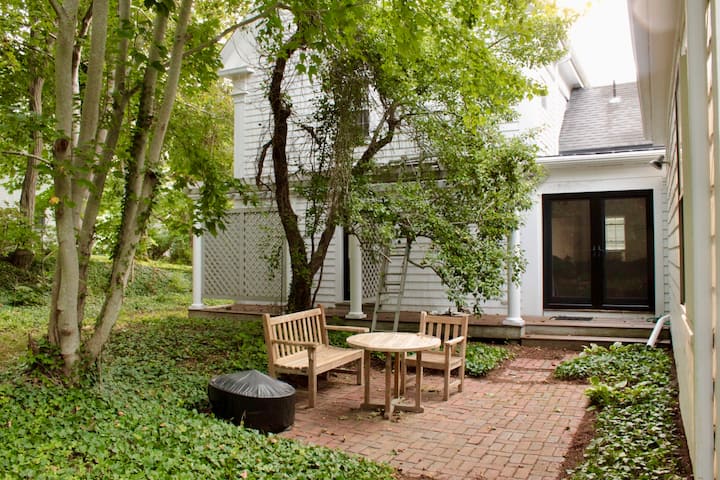 Charming 1850s Village Home • 5 Bed In Town Center - Wellfleet, MA