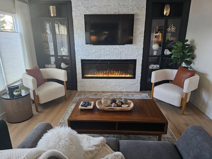 5th Avenue Modern - Lethbridge