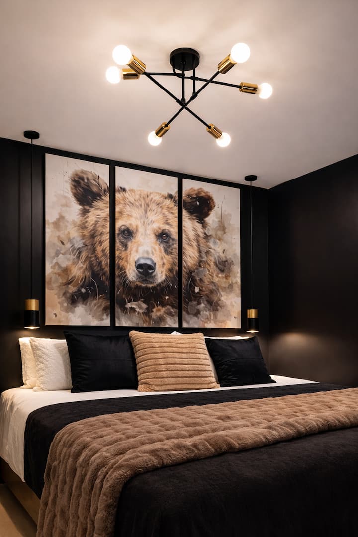 The Bear Cave - Artist-inspired Suite - Vancouver Island