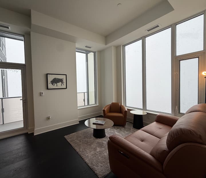 Penthouse In Yorkville |Above The Clouds |Parking - Toronto