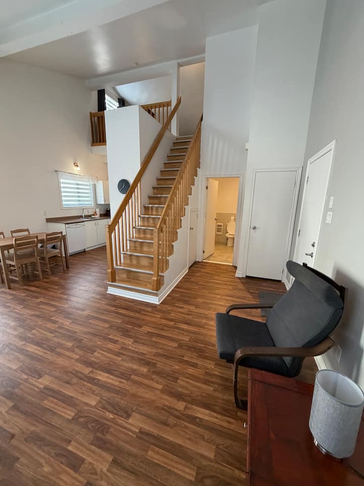 Near Yqb Airport: Free Wi-fi, Parking &Ev Charging - Lévis