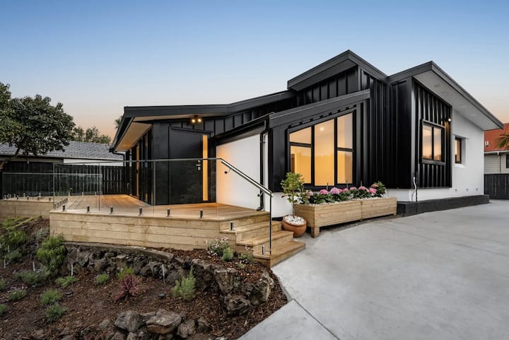 Family-friendly Modern Home In Ellerslie - Auckland