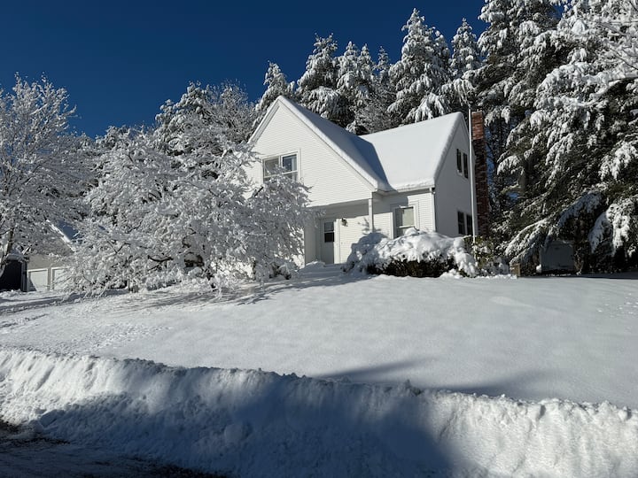 Lovely 3-bedroom Cape-house In Charming Yarmouth - Yarmouth, ME