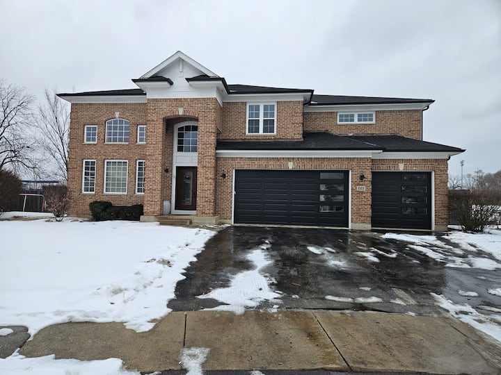 The Grand Luxury House 6 Bed Rooms/4.5 Bath Rooms - Elmhurst, IL