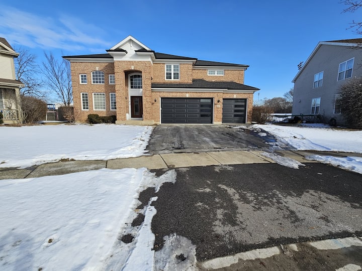 Grand 5br, 4.5ba Game Rm Near O’hare, & Down Town - Elmhurst, IL