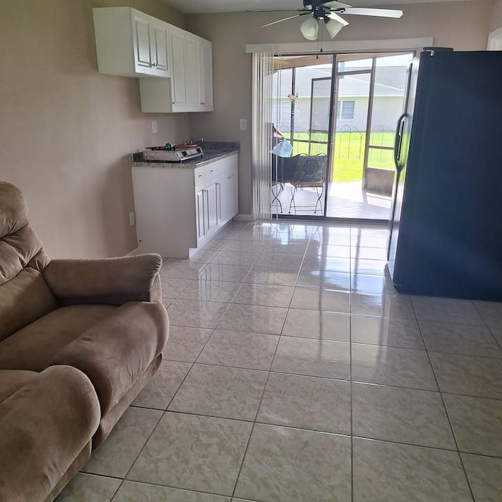 Acogedor - Sebring, FL