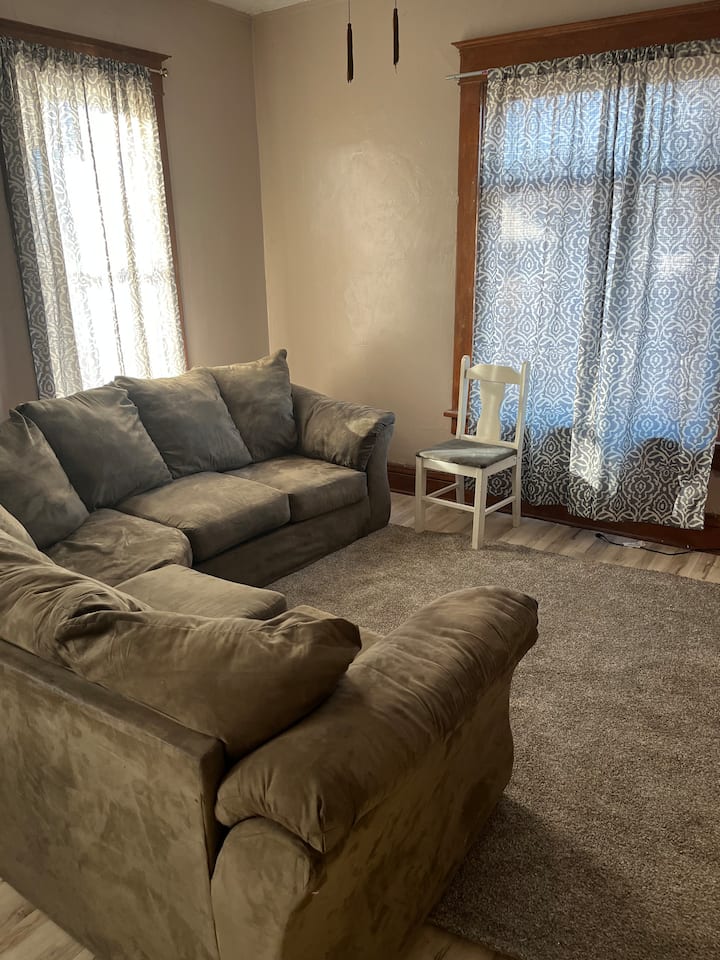 Anne’s City Hideaway - Grand Island, NE