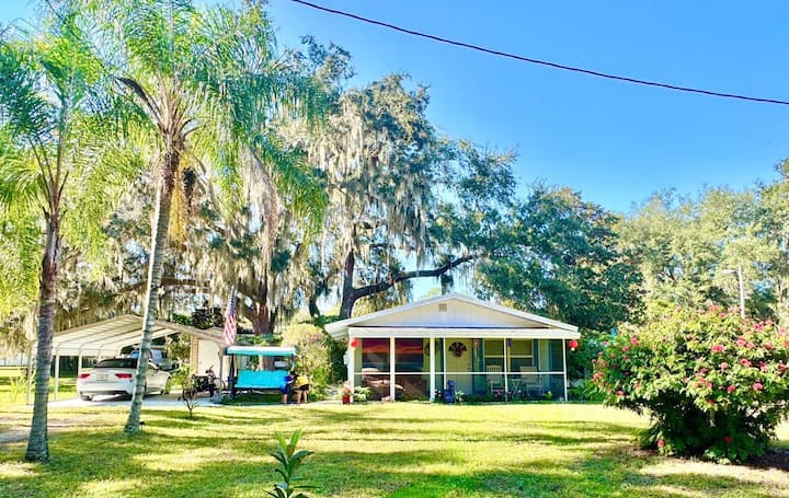 Le's Hideaway - Lake Wales, FL