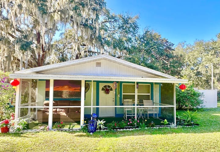 Le's Hideaway - Lake Wales, FL