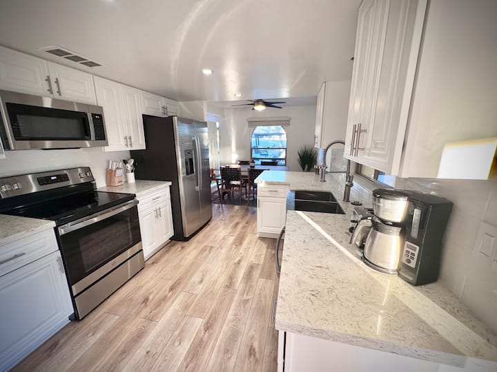 1st Hole Desert Golf Course Townhome - Mesa, AZ