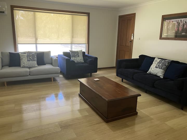 Renovated Home With Riverbend Views - Hay