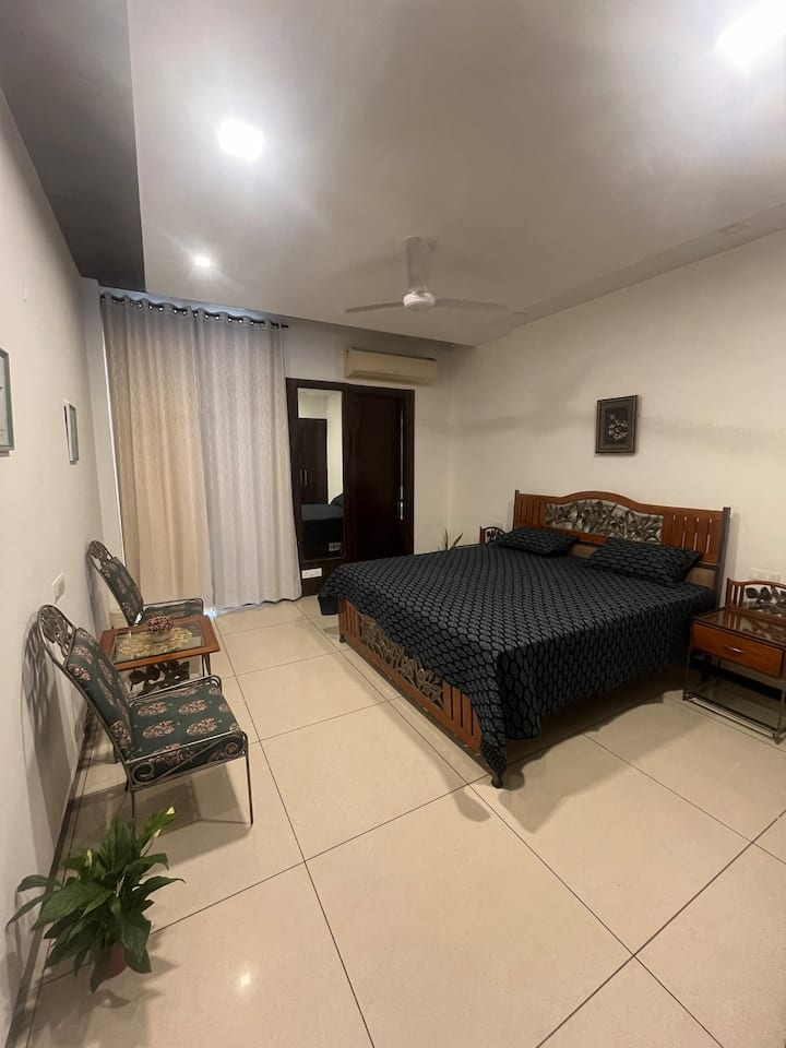 Cozy, Comfortable Home In A Safe Society - Chandigarh