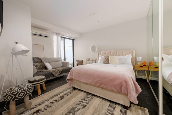Chic South Yarra Studio | Free Gym & Wifi - Melbourne