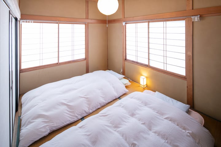 信州中野駅徒歩9分｜スキー場＆スノーモンキーアクセス便利｜一棟貸し・駐車場付 - Nakano