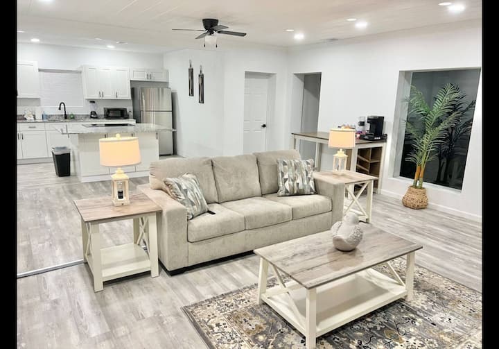 House On Broadway - Pharr, TX