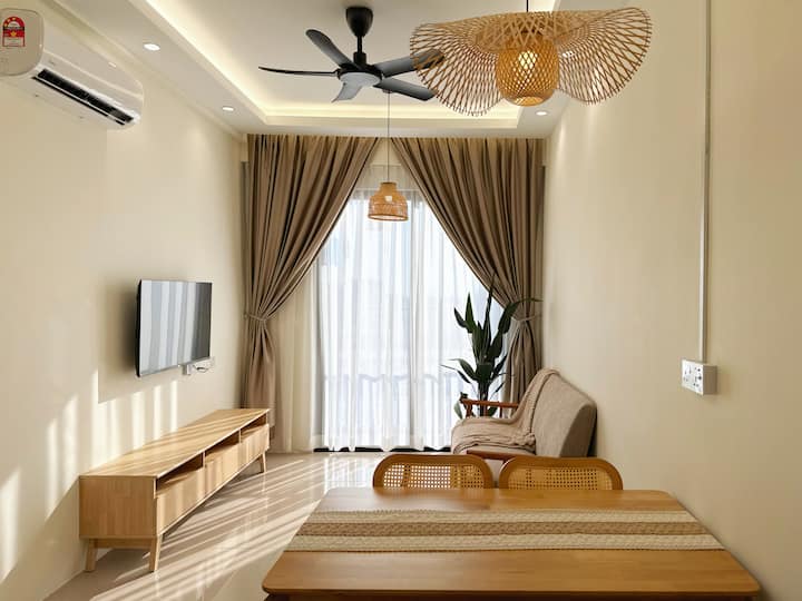 Ipoh Town | Piccadilly Greentown | Free Netflix - Ipoh