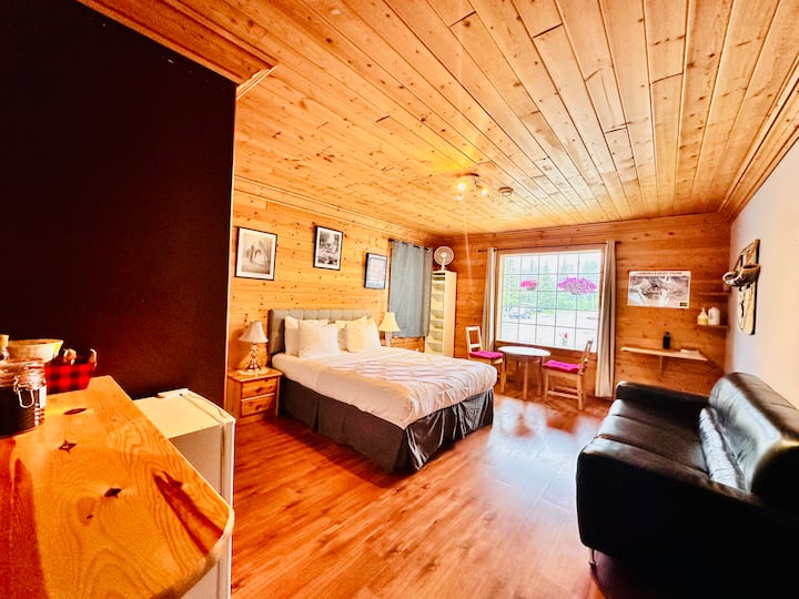 Caa Bed & Breakfast Pigeon - Canmore