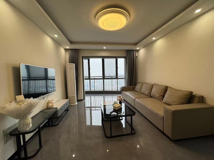 Cozy Mountain Base In Whitehorse - Yukon