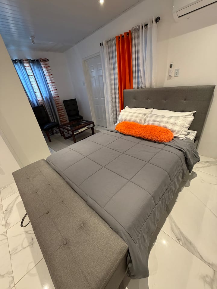 The Safhayah’s Villa - Kingston, Jamaica