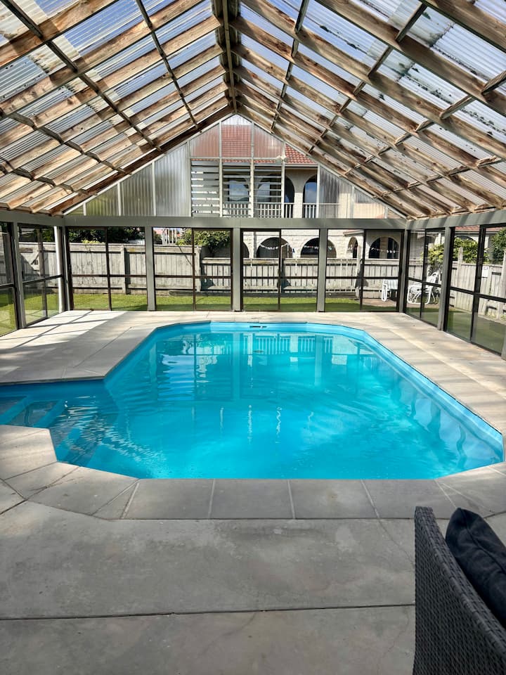 The Pool House - Palmerston North