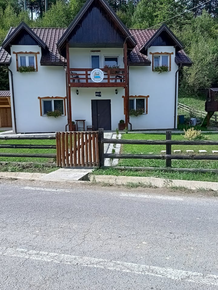 Casa Vânătorului Buzăiel - Întorsura Buzăului
