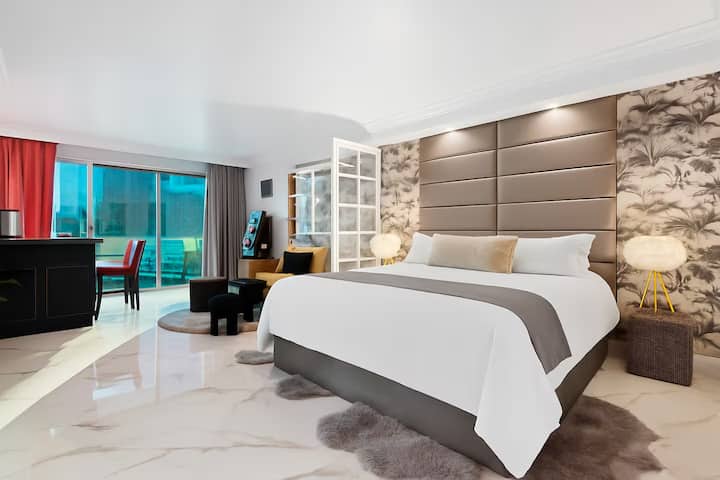 Vintage Vegas Studio On Lv Strip/balcony/pools - Henderson, NV