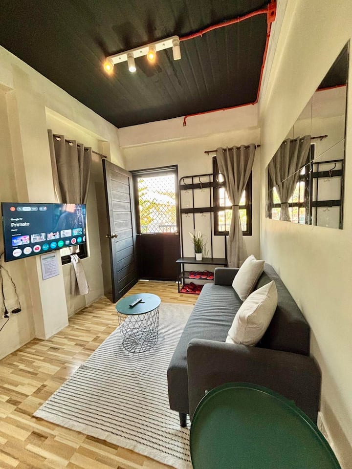 Cozy Home W/balcony 2minstplex & 30 Mins To Baguio - 라 유니언