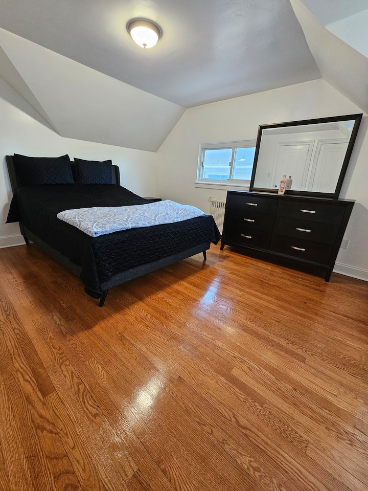 Nestled Cozy 2 Bedroom Apartment. - Paterson, NJ
