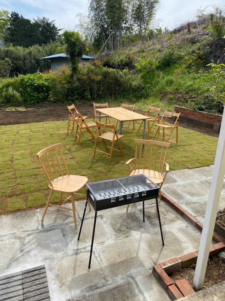 観光拠点に便利な一棟貸切！広いお庭でBbqを楽しみペットと過ごす伊豆ステイ - Kawana