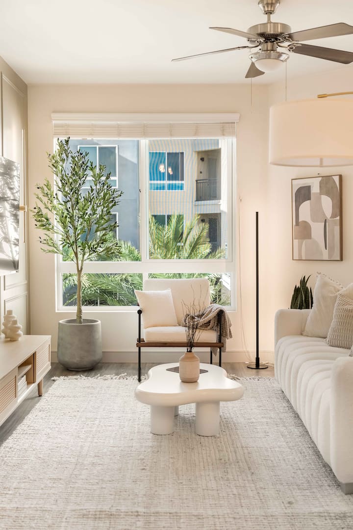 The Savina® - Luxury 1br/1ba Condo With Gym, Pool - Tustin, CA