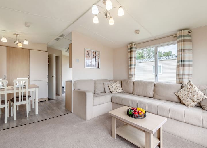 Gold Caravan With Parking & Decking 6 - Skegness