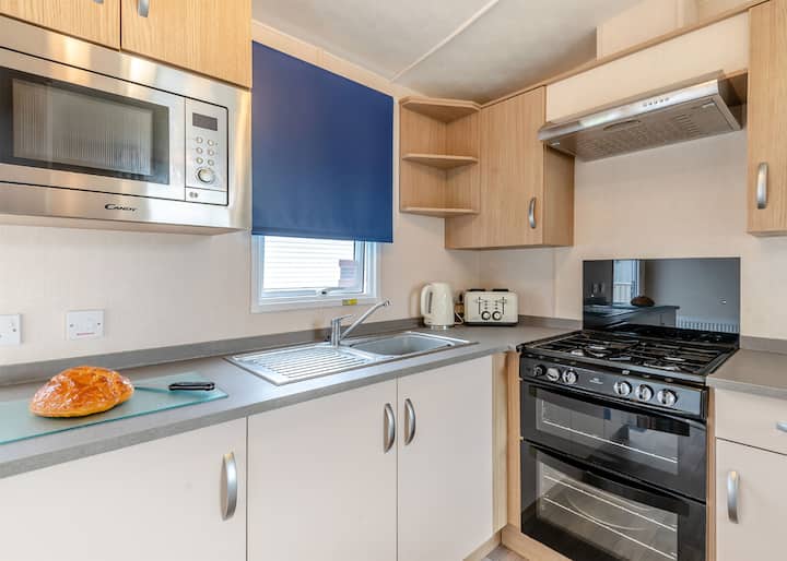 Gold Caravan With Parking 6 - Skegness