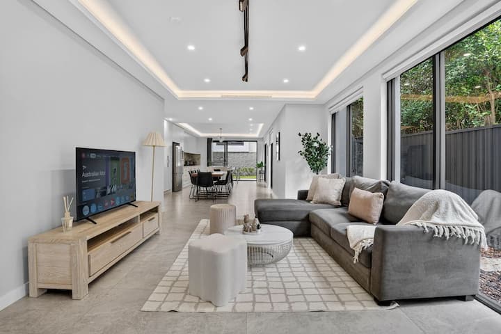 Family 5br With Secure Parking | 4 Min To Top Ryde - Sydney