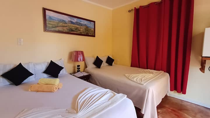 House Yanier And Arletys( Sistema Solar +Wifi - Vinales