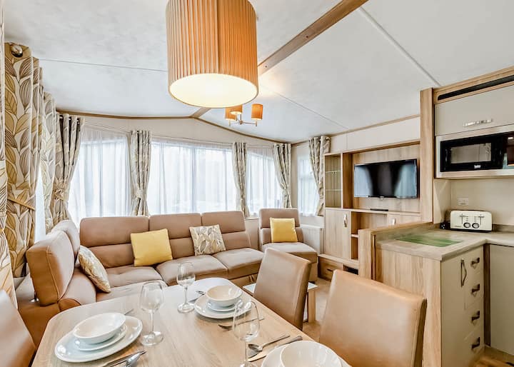 Bronze 2 Bedroom Caravan, Sleeps 6 - Windermere