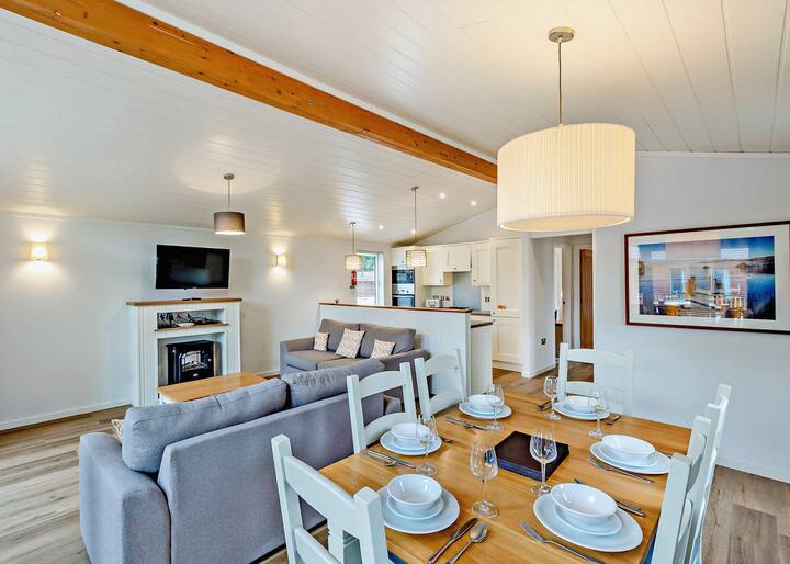 Deluxe Lodge With Ensuite & Decking - Windermere