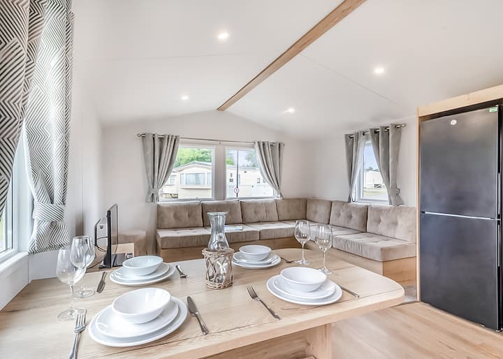 Silver 3, Slps 8, Parking, Decking - Porthcawl