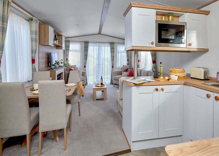 Bronze 2 Bedroom Caravan, Sleeps 3. With Parking - Suffolk