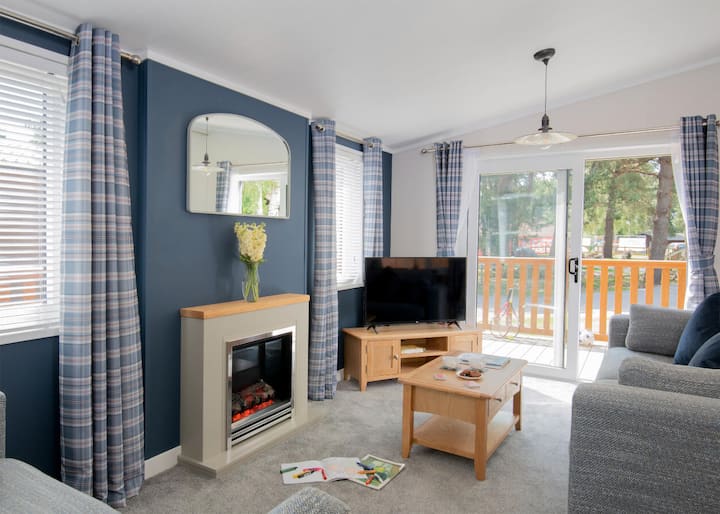 Deluxe Lodge With Parking & Decking - Coverack