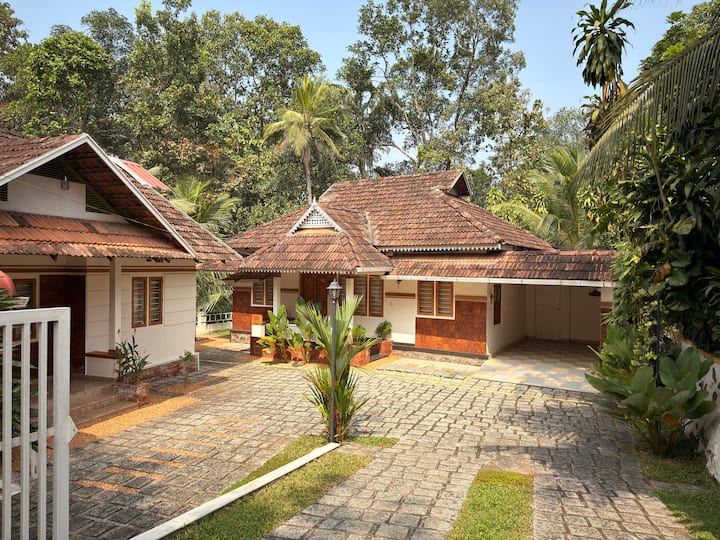 Grill Space + Backyard + Leisure Area + Rivulet - Pala