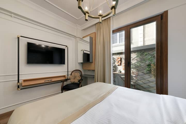 Daphne Pera Sakura Apart Ground Floor. - Istanbul